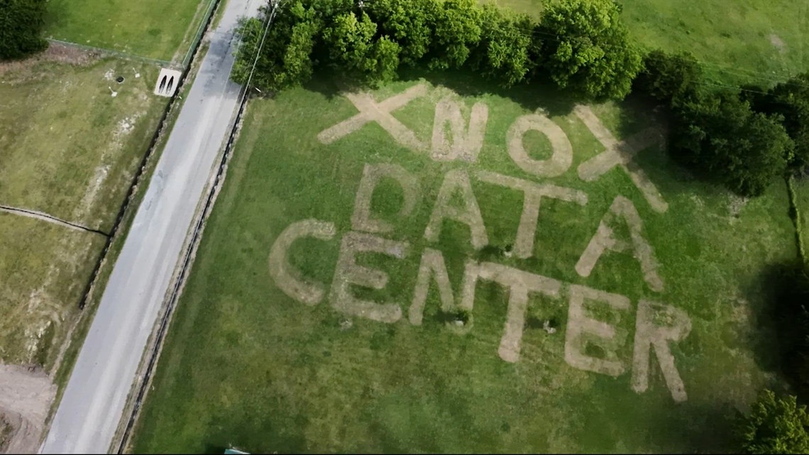 Texans voice opposition to data centers as couple's lawn message takes ...