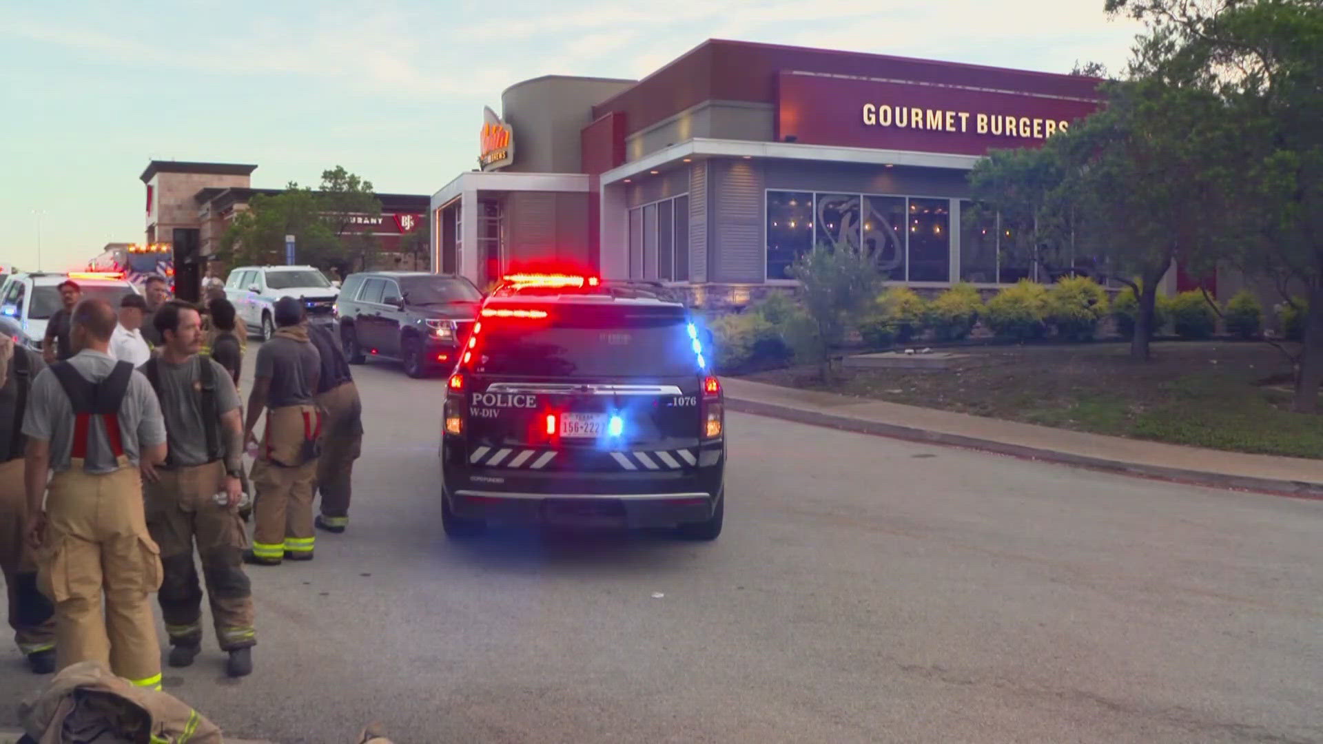 Fire at Fort Worth's Hulen Mall under investigation | wfaa.com