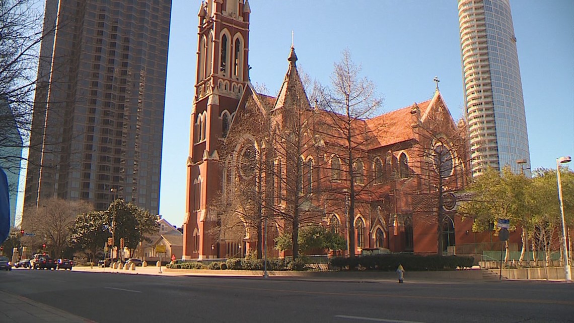 Catholics can attend in-person Sunday mass at Diocese of Dallas ...