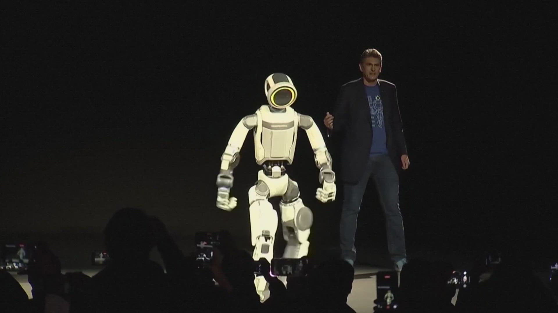 Hyundai unveils humanoid robots | wfaa.com