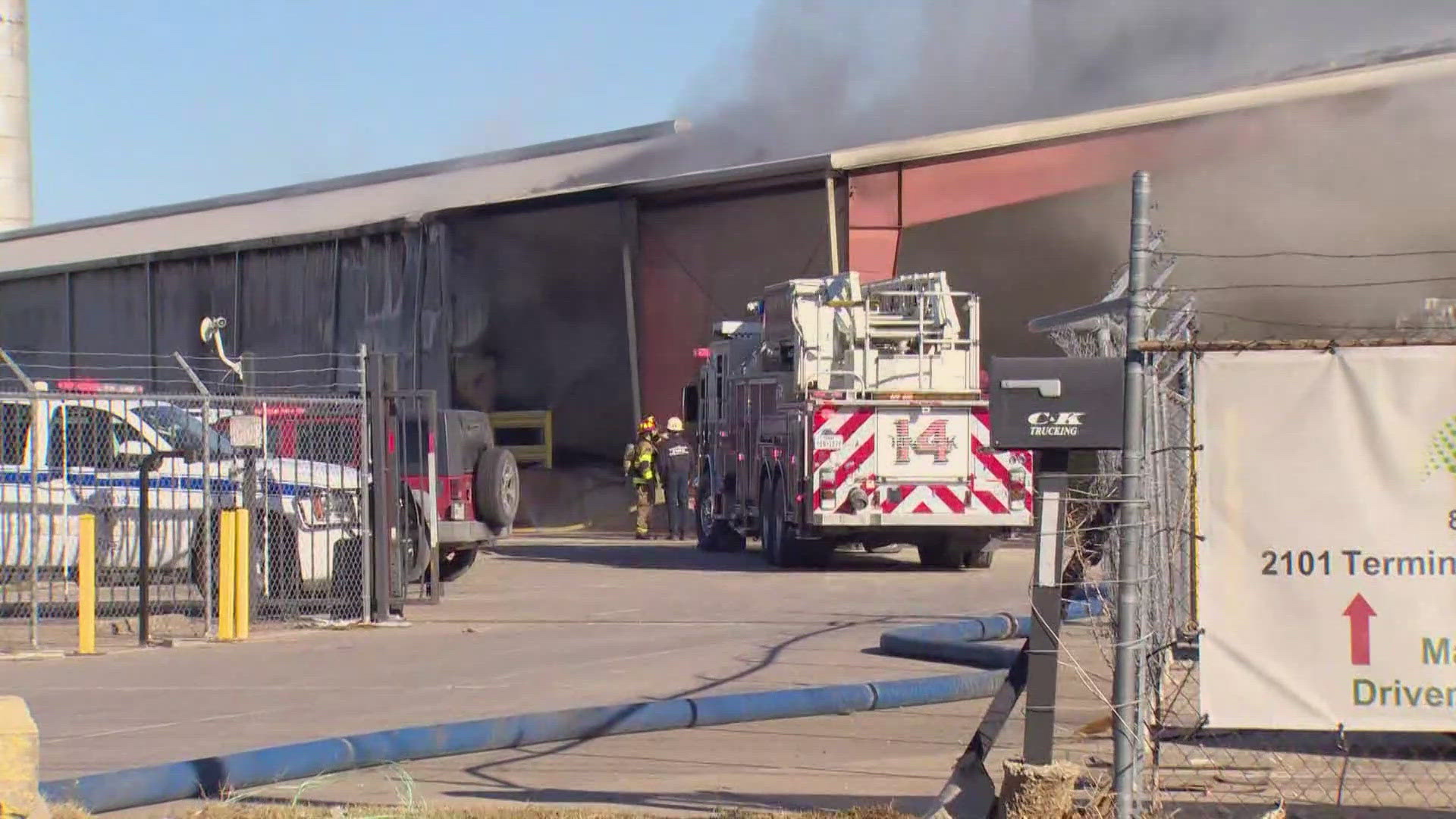 One firefighter injured during fire at recycling warehouse in Fort ...