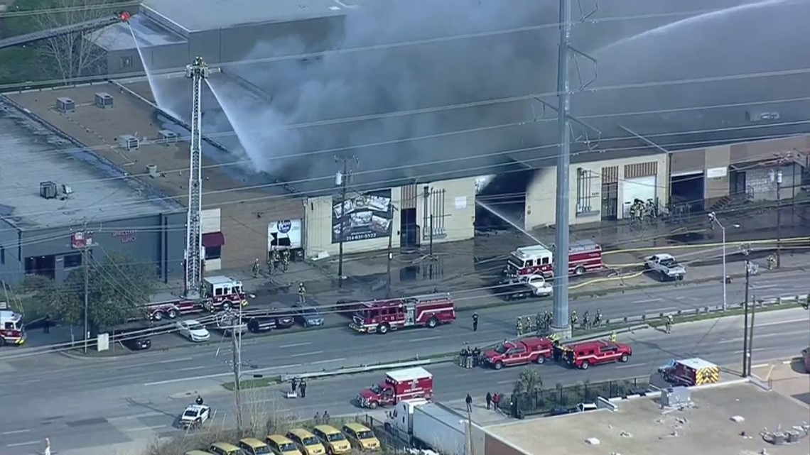 Raw Video: Crews battle fire at warehouse in west Dallas | wfaa.com