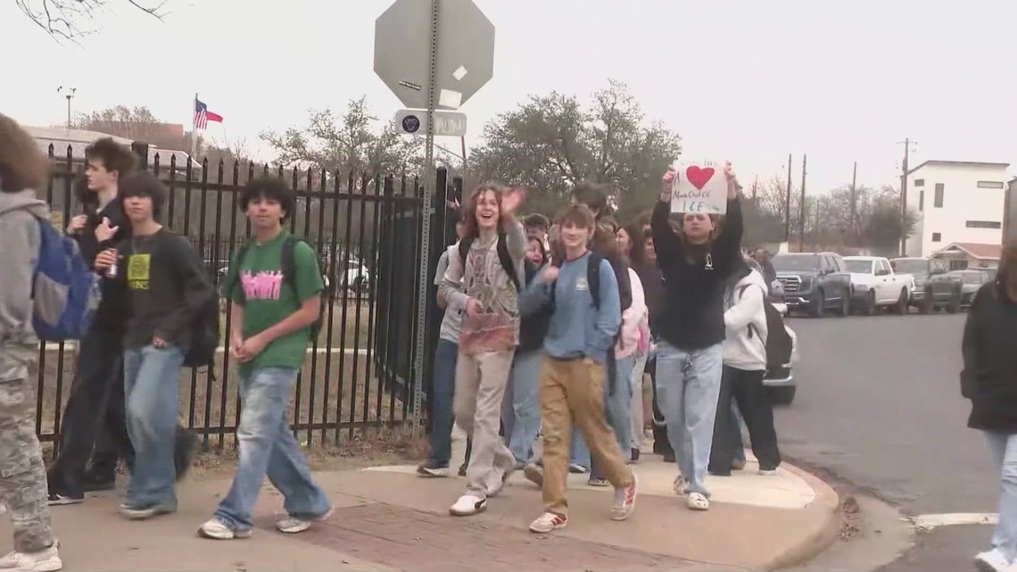 Students walkouts seen across nation amid ICE protests | wfaa.com