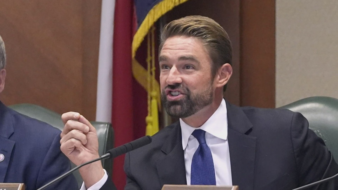 Ken Paxton calls on Rep. Jeff Leach to resign over texts to judge in Robert Roberson case | wfaa.com