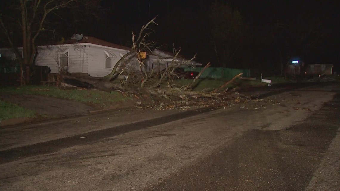 DFW storm damage: What we're seeing in Weatherford | wfaa.com