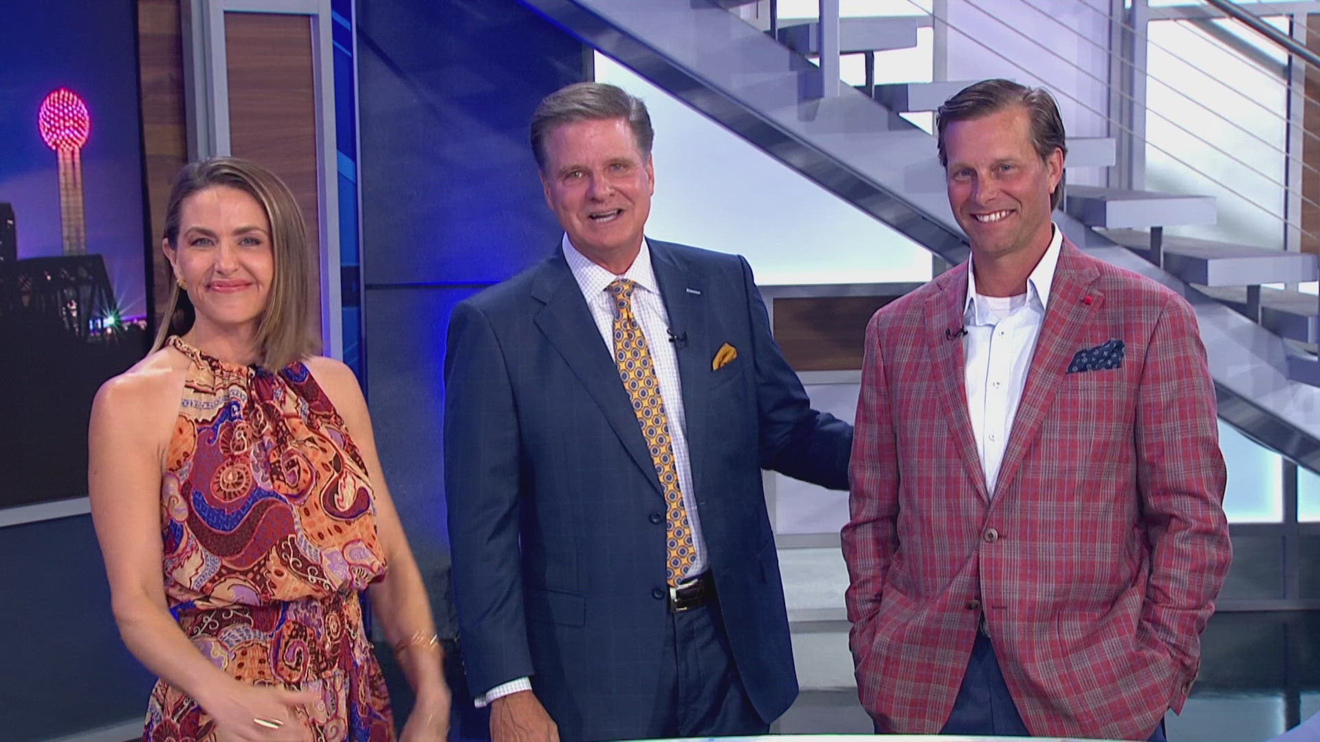 Former WFAA anchor surprises Pete Delkus to celebrate his 20-year anniversary at the station ...