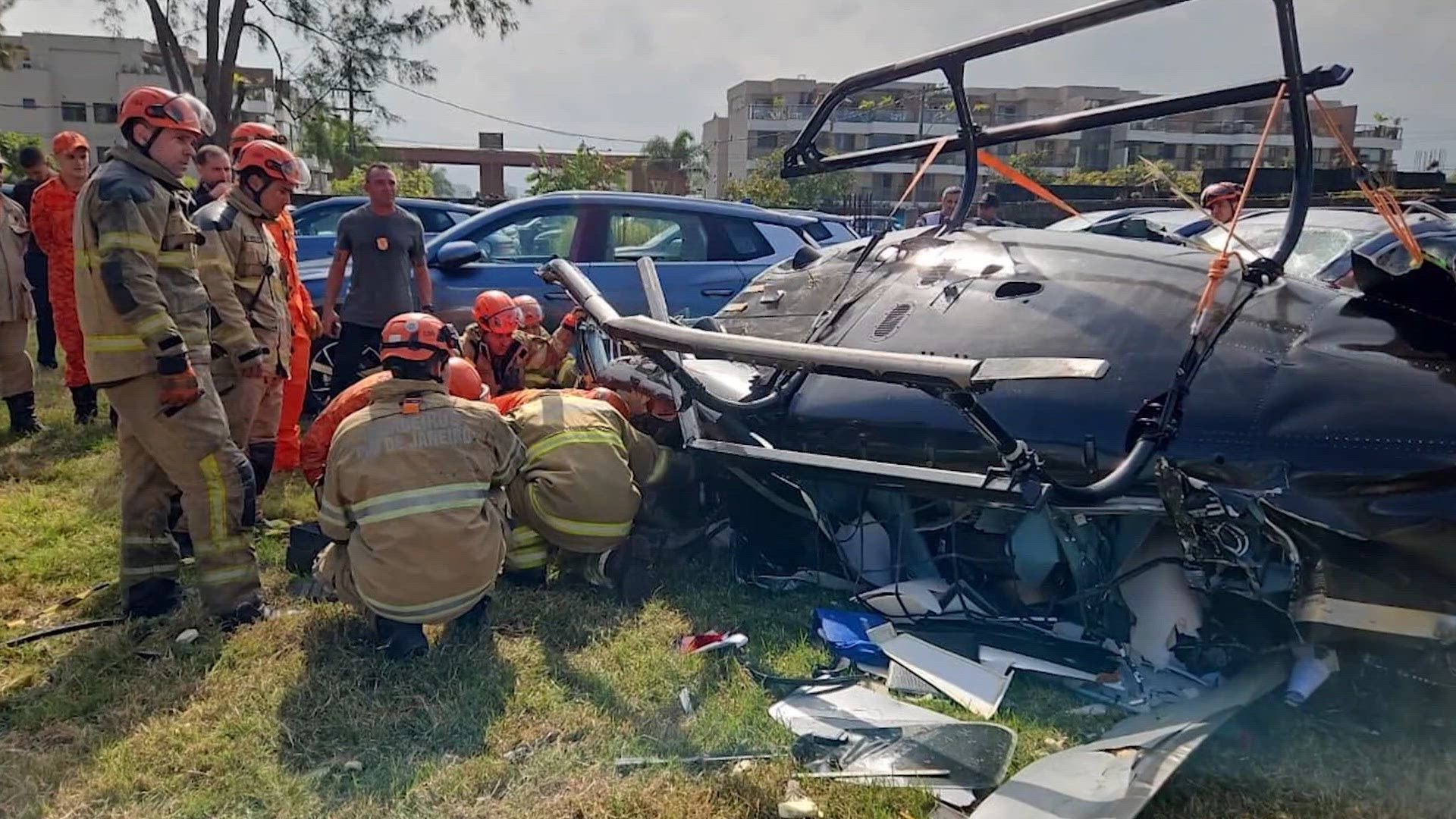 6 dead after helicopter crash in Brazil including an American singer ...