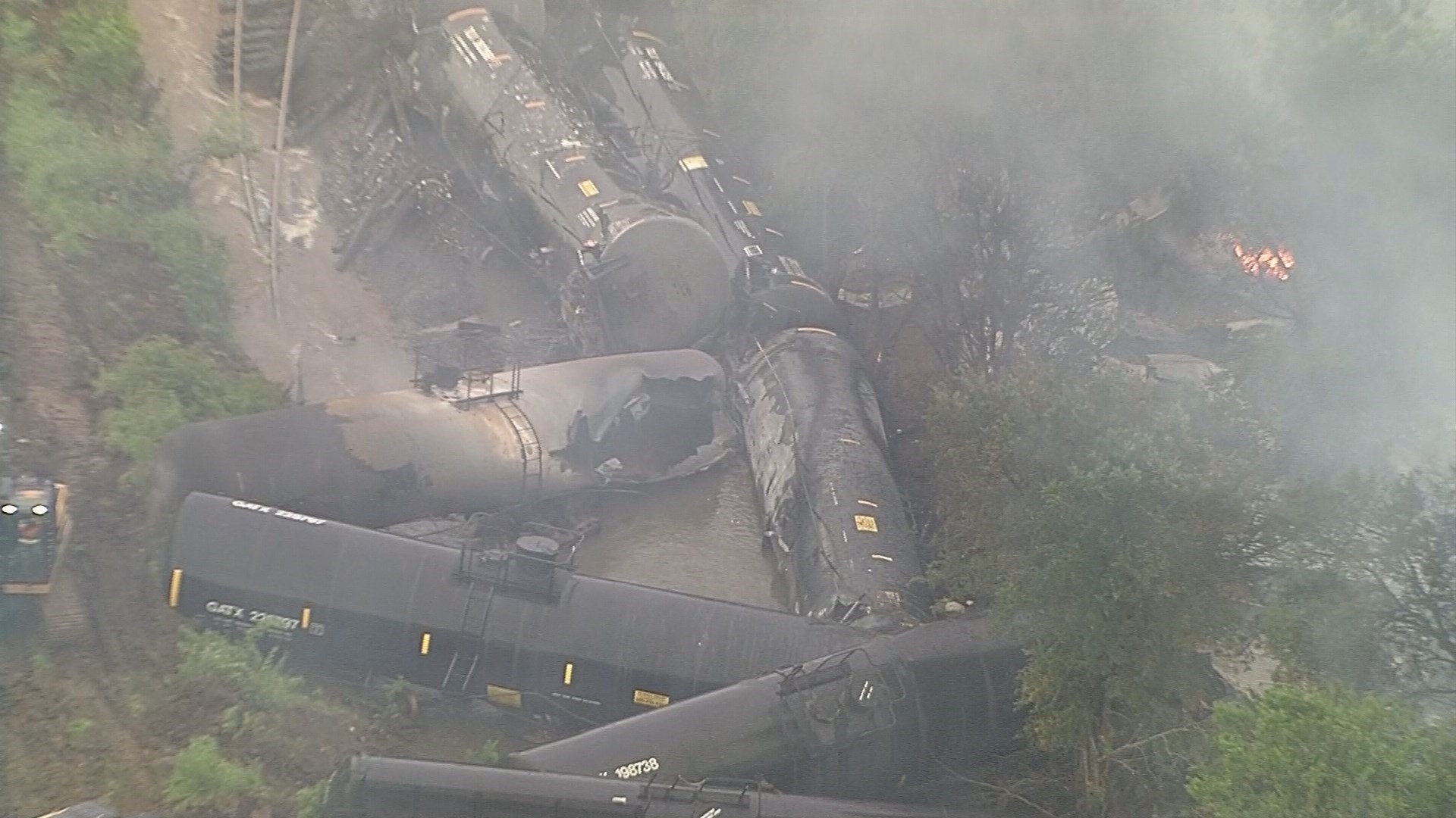 Fumes from train derailment cause evacuations in south Fort Worth ...