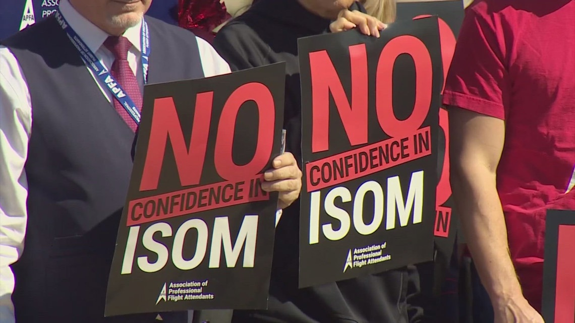 American Airlines flight attendants protest, call for CEO Robert Isom’s ...