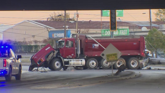 Dump truck crashes into transmission line, closing all lanes of US 175 ...