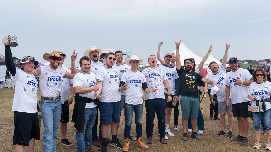 How many Kyles does it take to break a world record? | wfaa.com