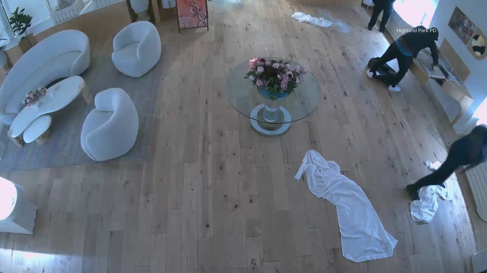 New video shows break in of well-known Highland Park jewelry store ...