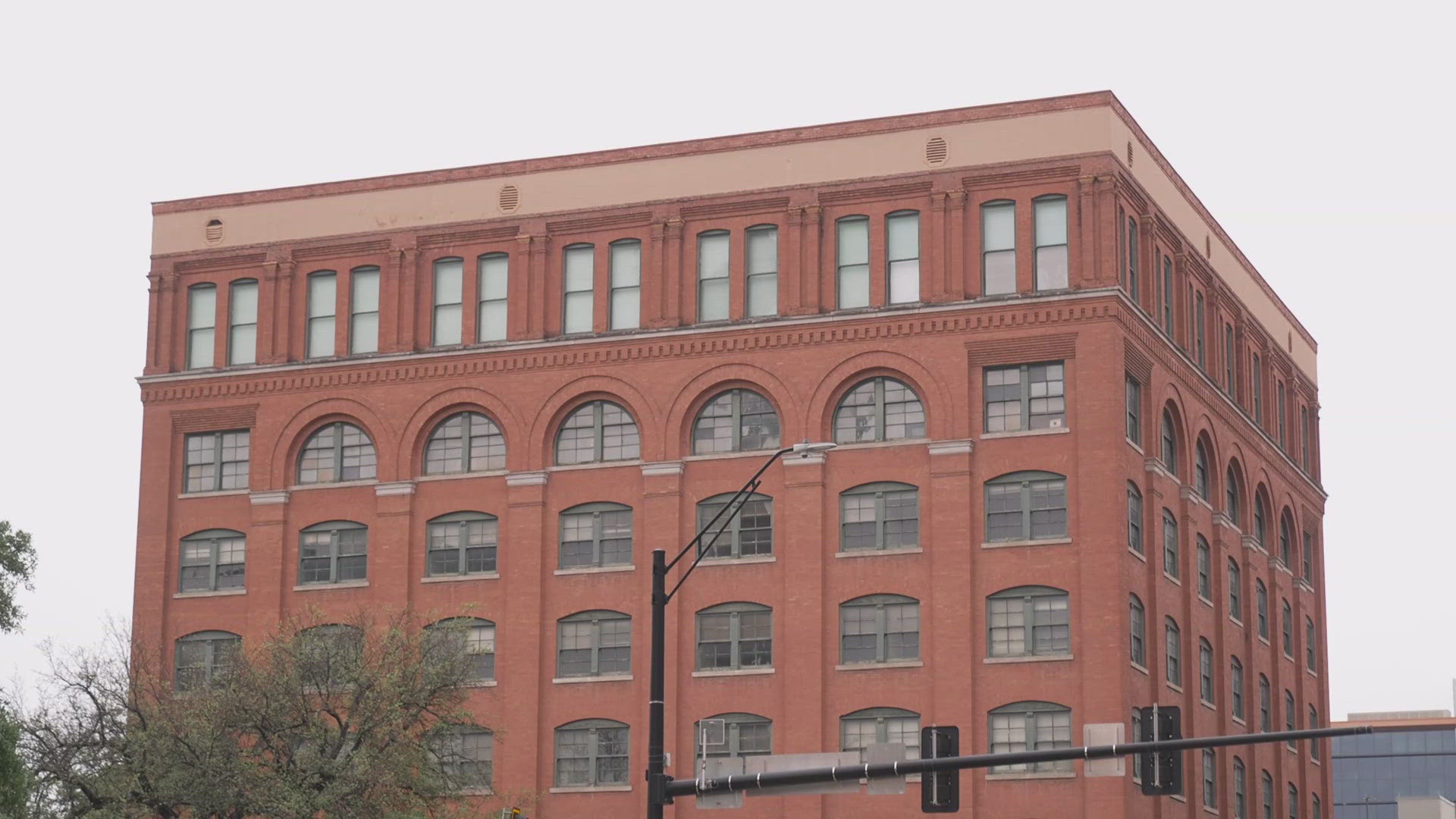 Sixth Floor Museum on assassination of President John F. Kennedy in ...