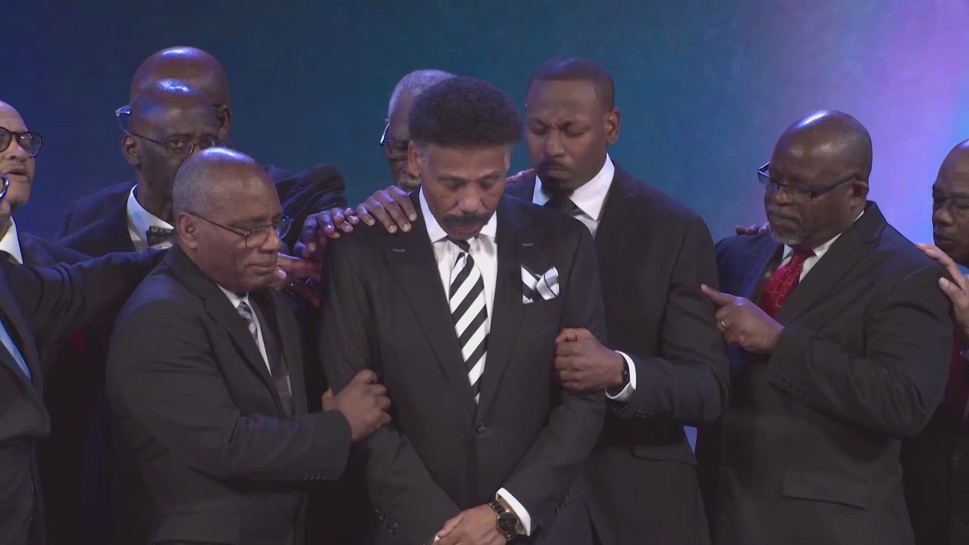 Ex-Oak Cliff Bible Fellowship lead pastor Tony Evans restored to ...