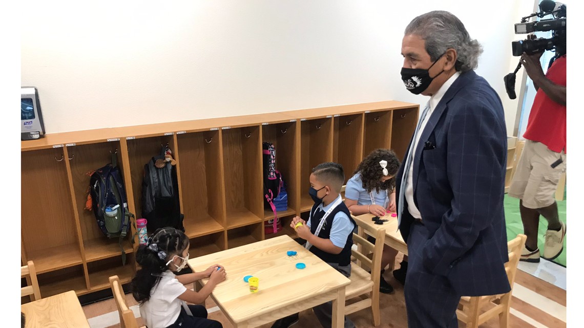 Dallas ISD mask mandate: District holds firm after court ruling | wfaa.com