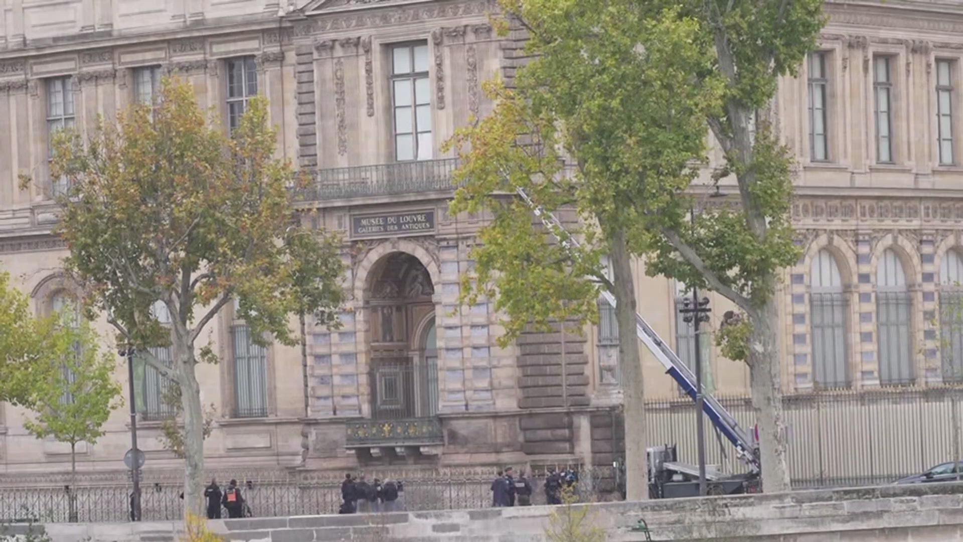 Louvre museum heist: French prosecutor announces 4 more arrests | wfaa.com