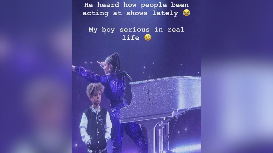 Alicia Keys 8 Year Old Son Guards Her During Show