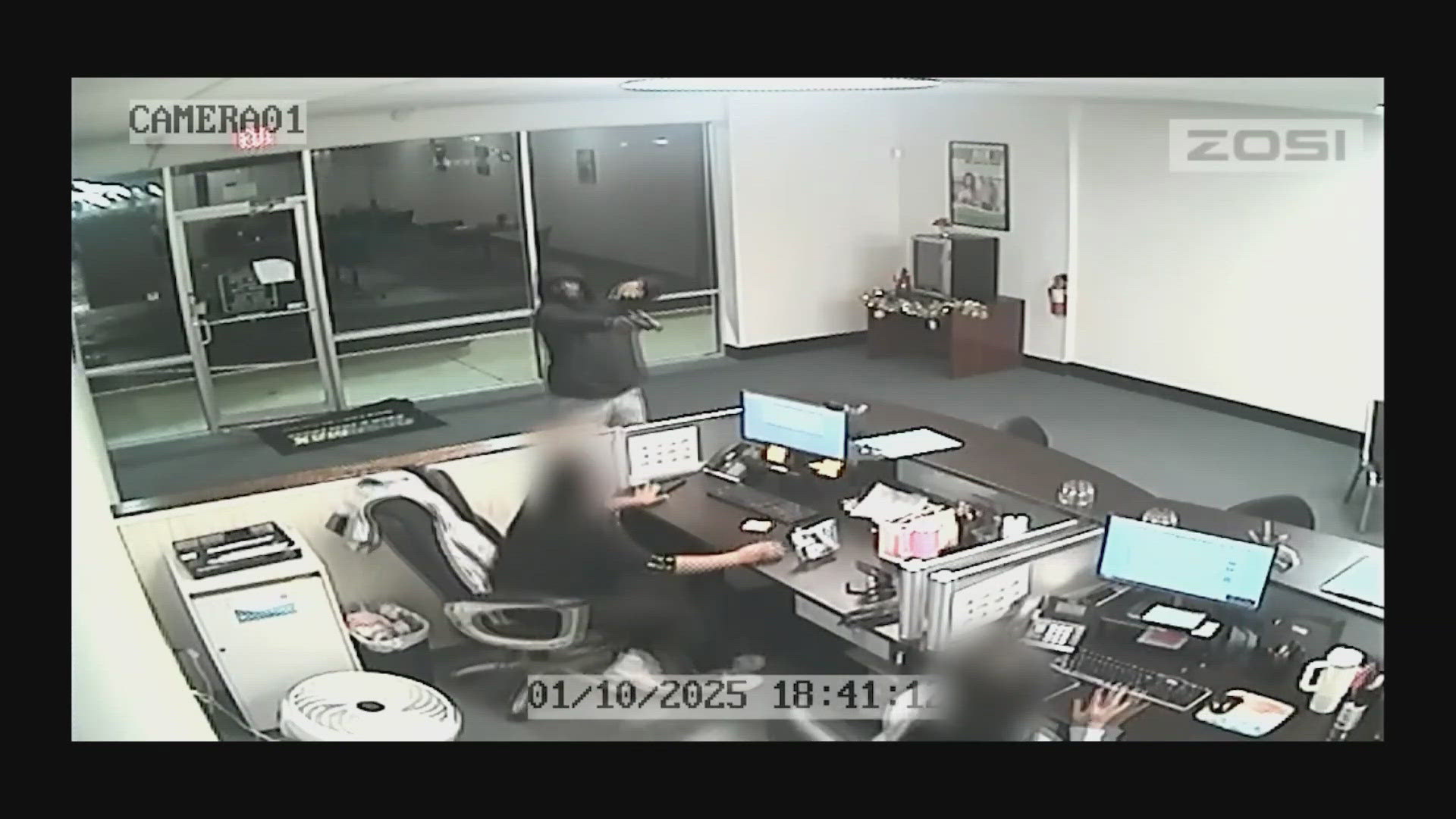 Arlington police release video of shootout with officers after armed robbery | wfaa.com