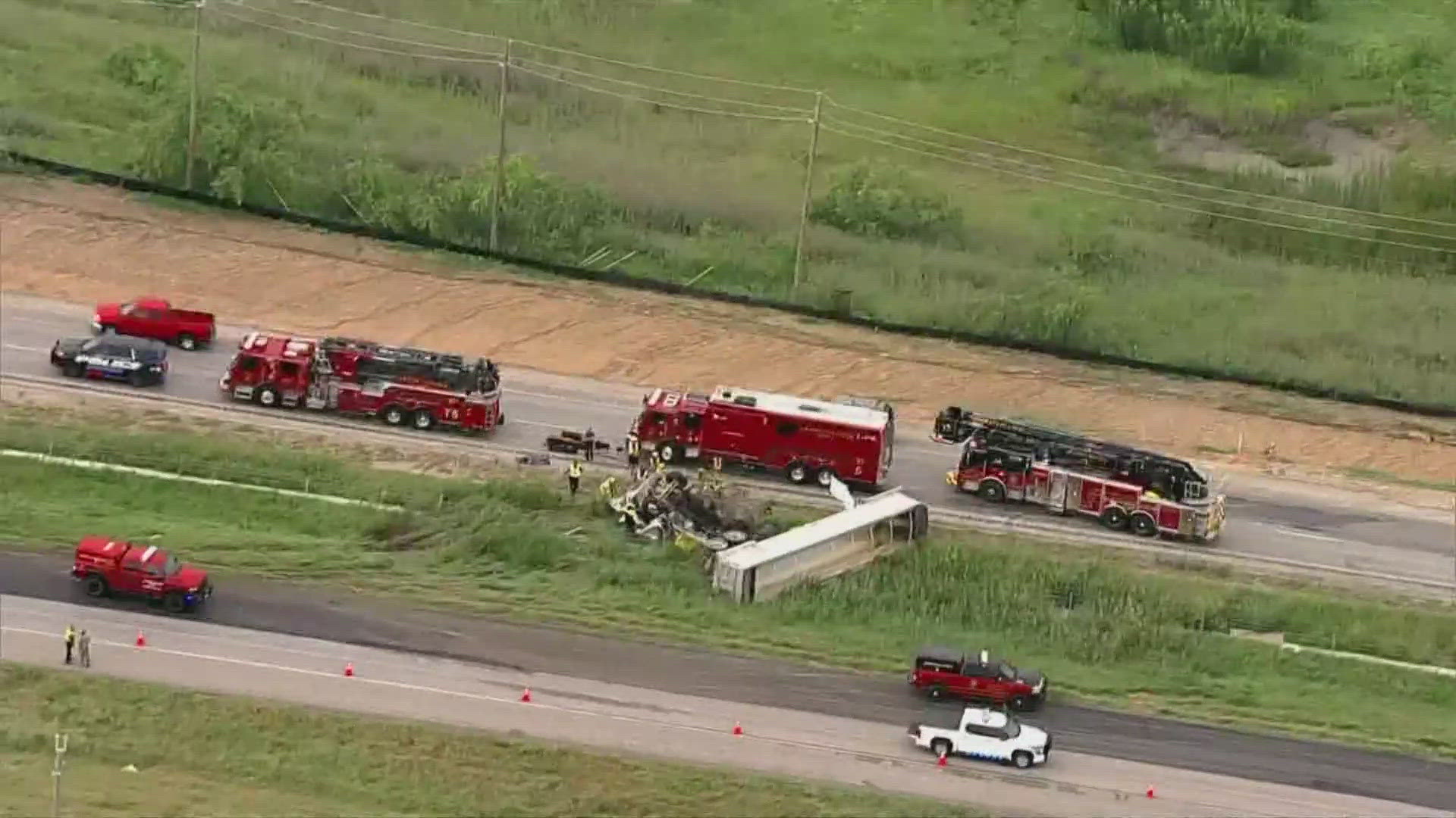 Fatal crash shuts down NB lanes on U.S. 287 in Midlothian in North Texas | wfaa.com