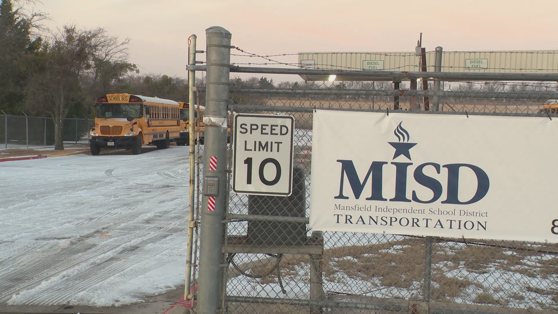 Mansfield ISD decides to close overnight after bus barn freezes | wfaa.com