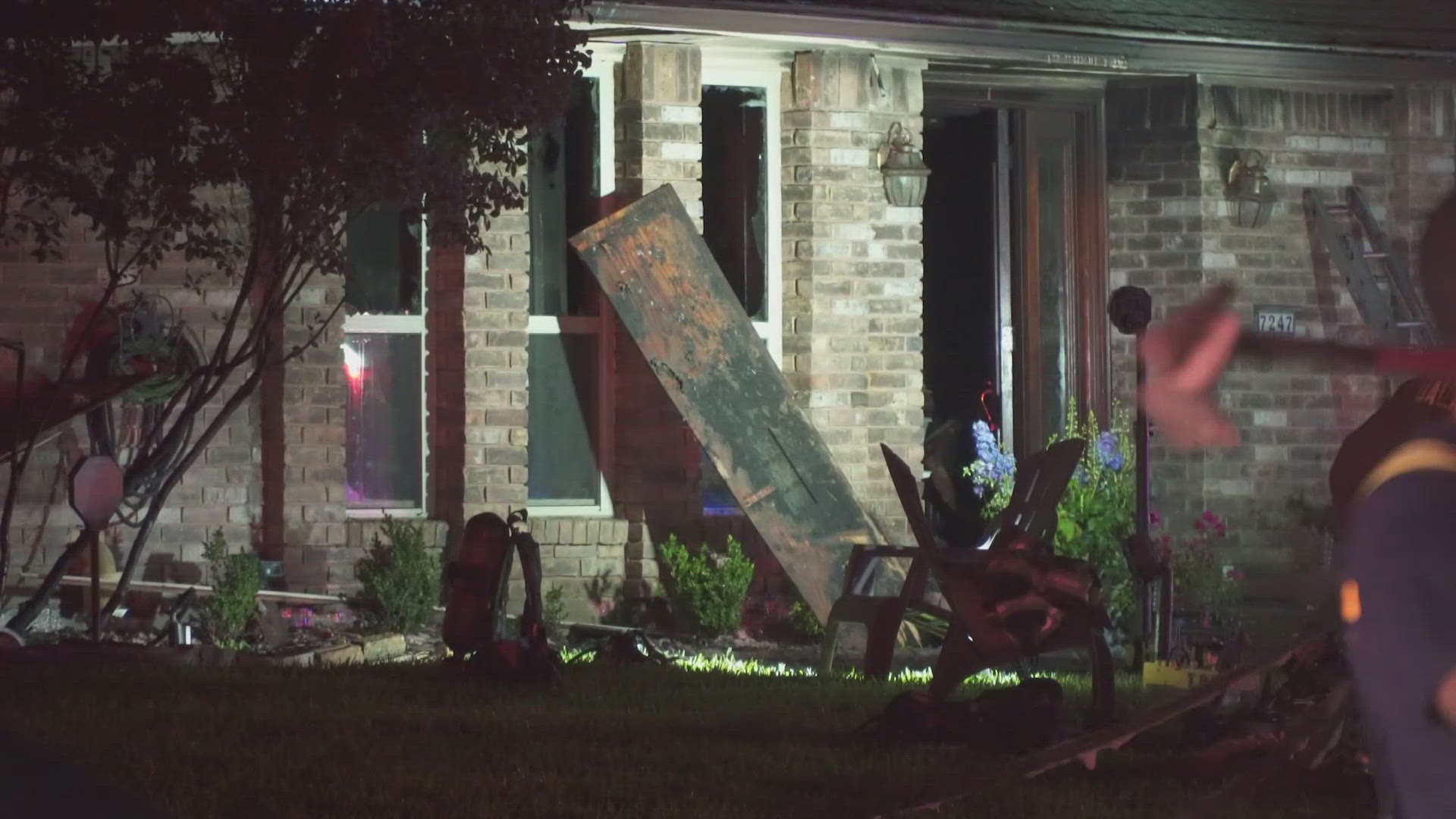 Dallas, TX: Home's roof partially collapses due to fire, DFR says ...