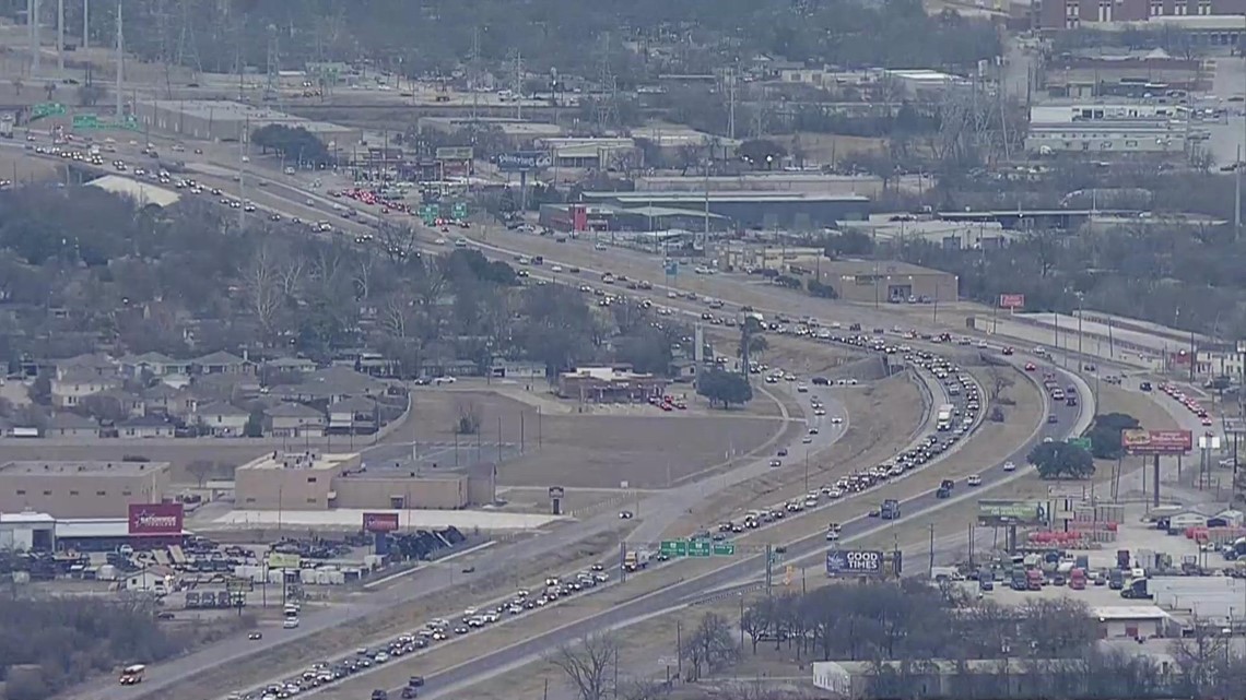 Traffic backed up for miles after accident on Loop 820 | wfaa.com