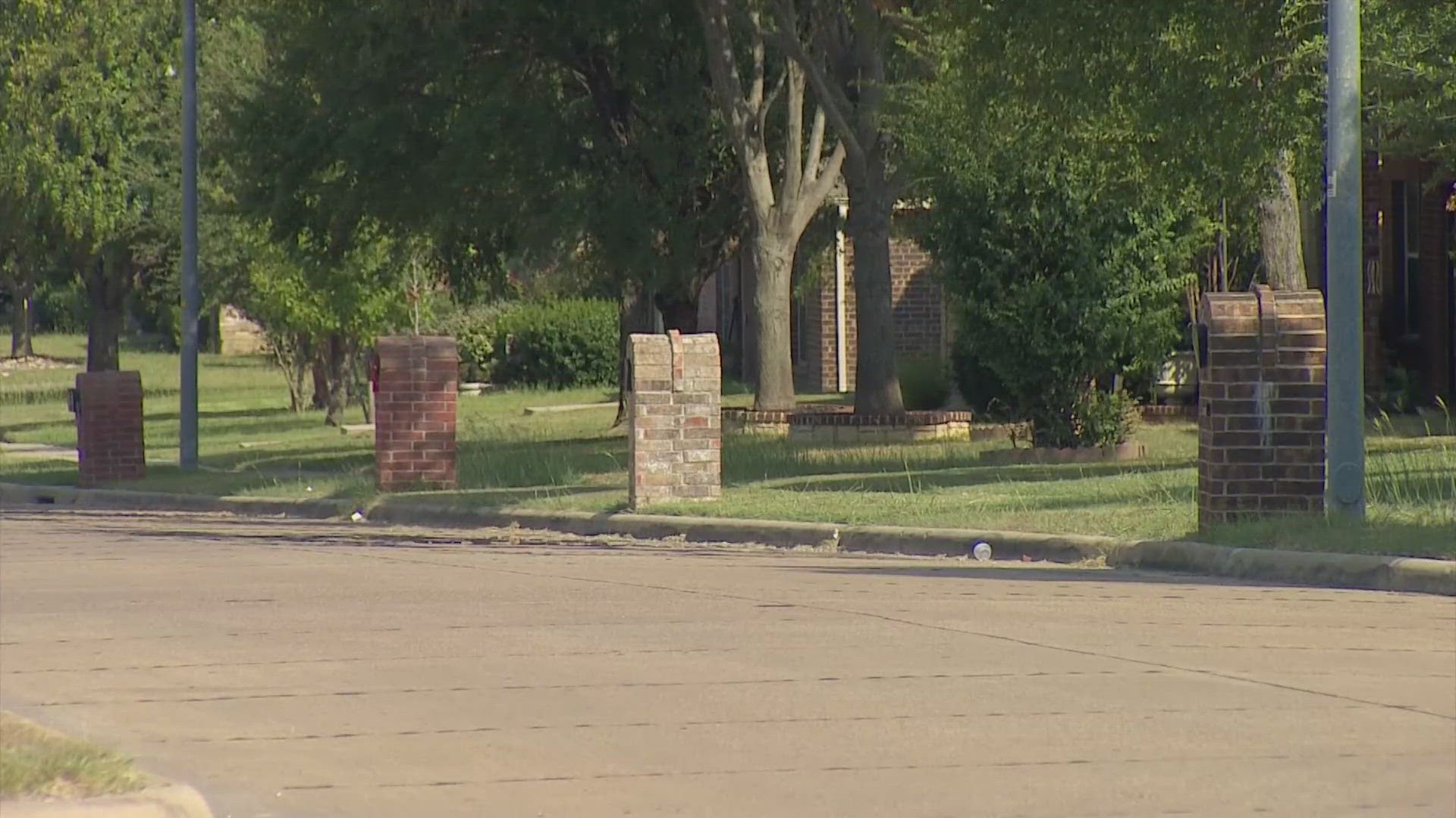 Lancaster residents battle HOA over unexpected fees | wfaa.com