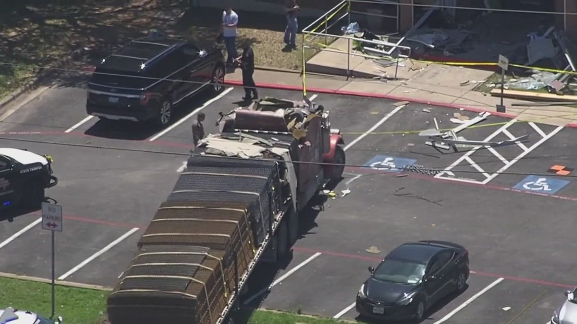 Brenham, Texas DPS office crash: Here's the latest information we know ...