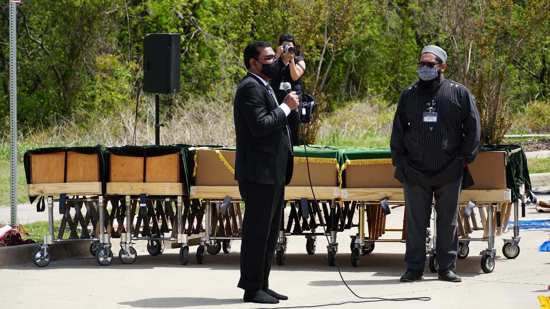 Hundreds gather in Allen for funeral of 6 family members who died by ...