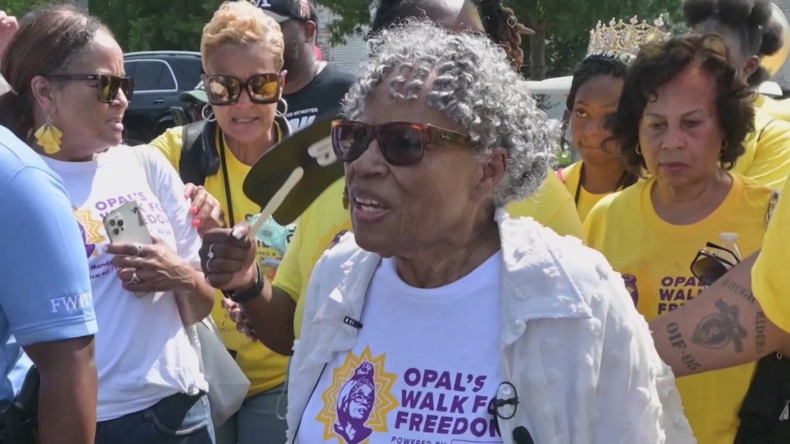 A history of the red pegasus, an iconic symbol of Dallas | wfaa.com