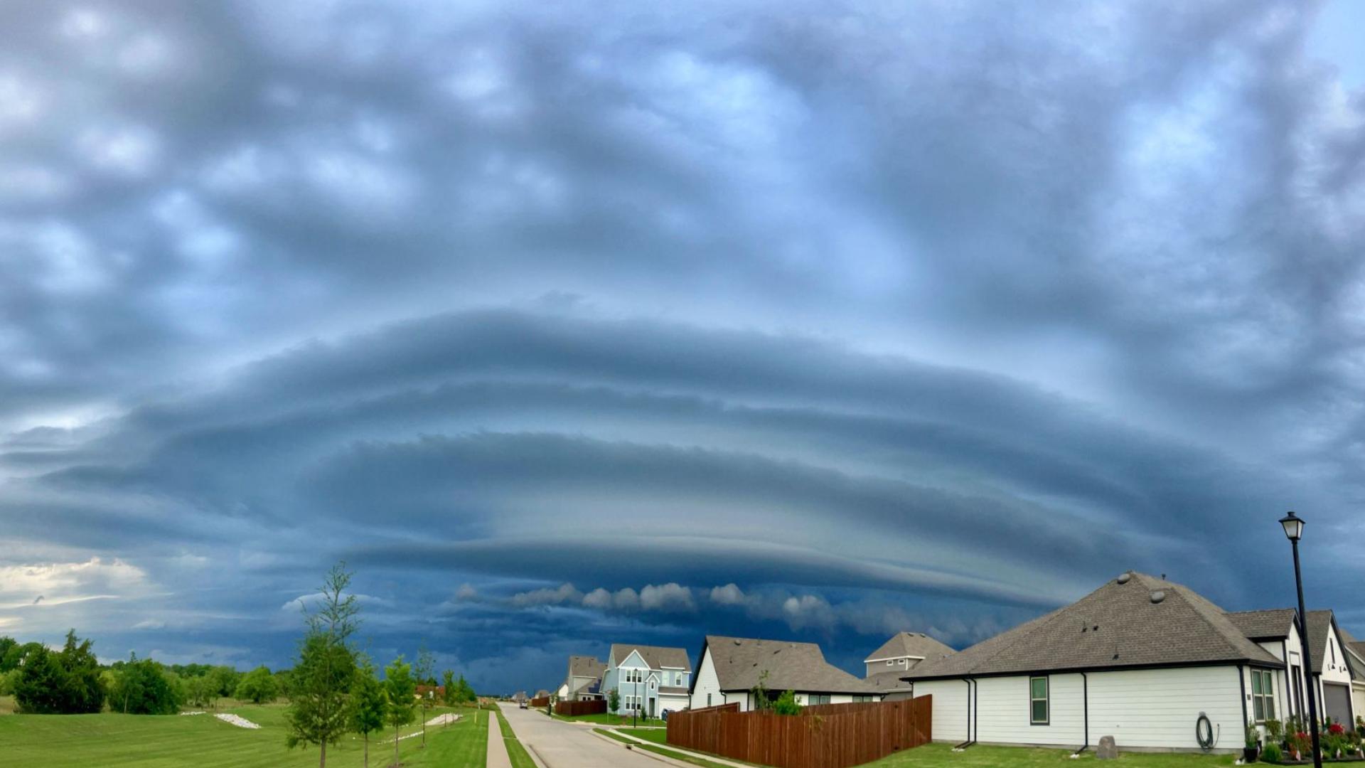 What are shelf clouds? Here's how the form and what they mean | wfaa.com