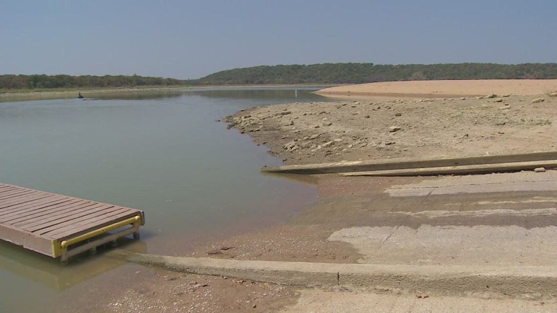 Boaters beware: Officials warn of low lake levels | wfaa.com