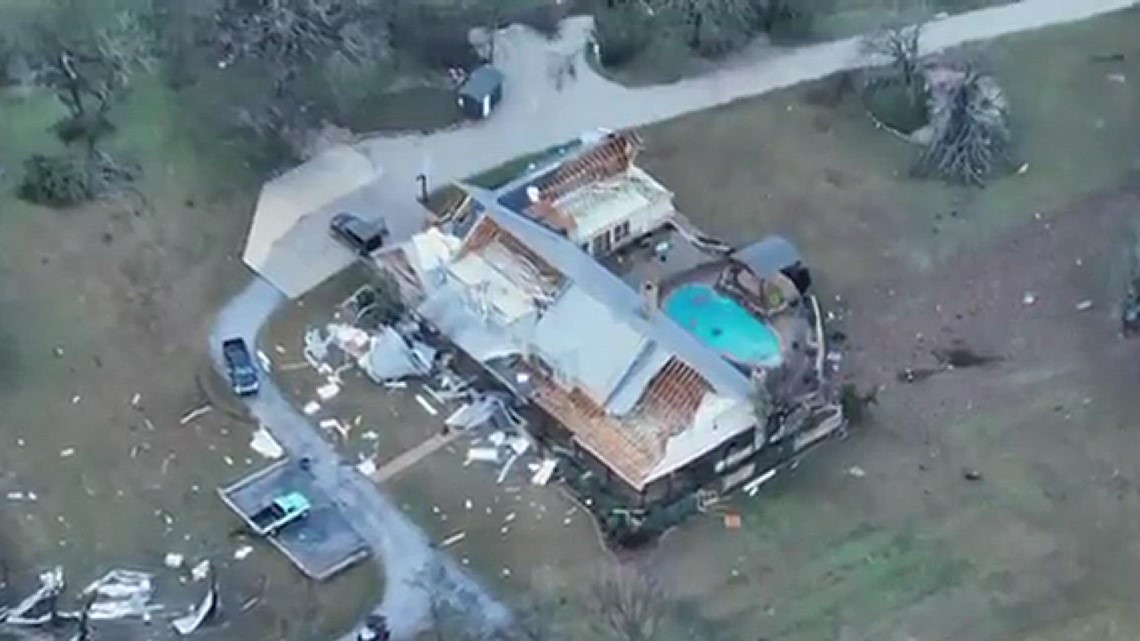 Tornado hits Decatur, destroying several homes | wfaa.com