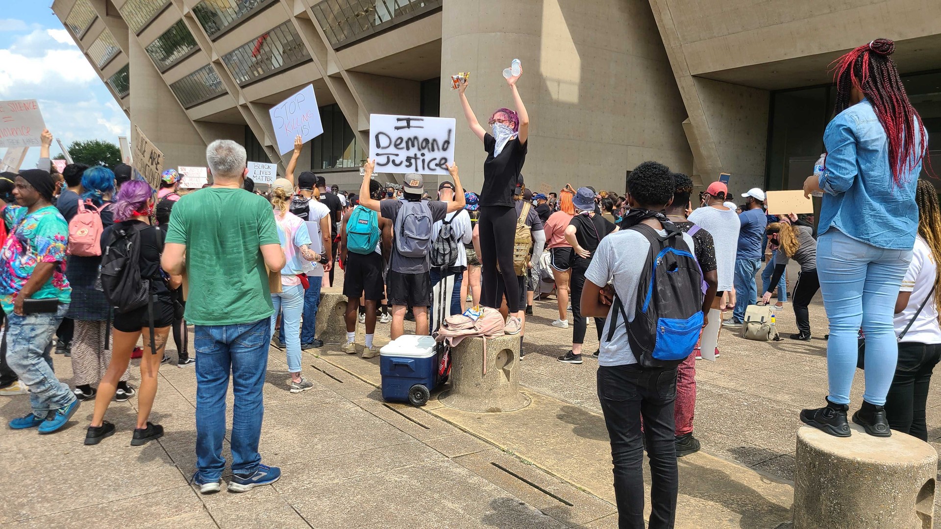 Fifth day of protests in North Texas sees curfew zone extensions, more ...