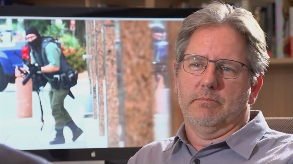 Photographer caught in Dallas federal building crossfire tells his ...