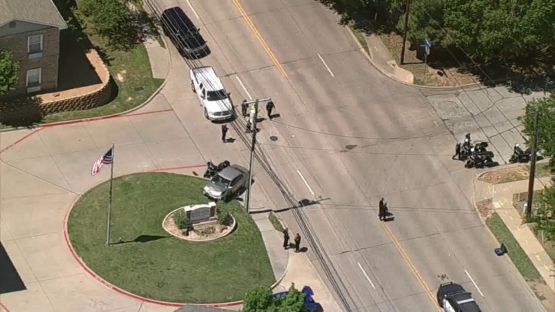 Arlington motorcycle officer injured in crash in Pantego, Texas | wfaa.com