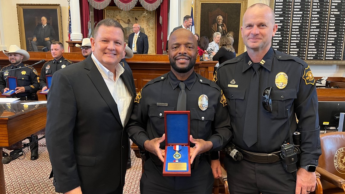 Grapevine Police: Officer awarded for improving school responses | wfaa.com