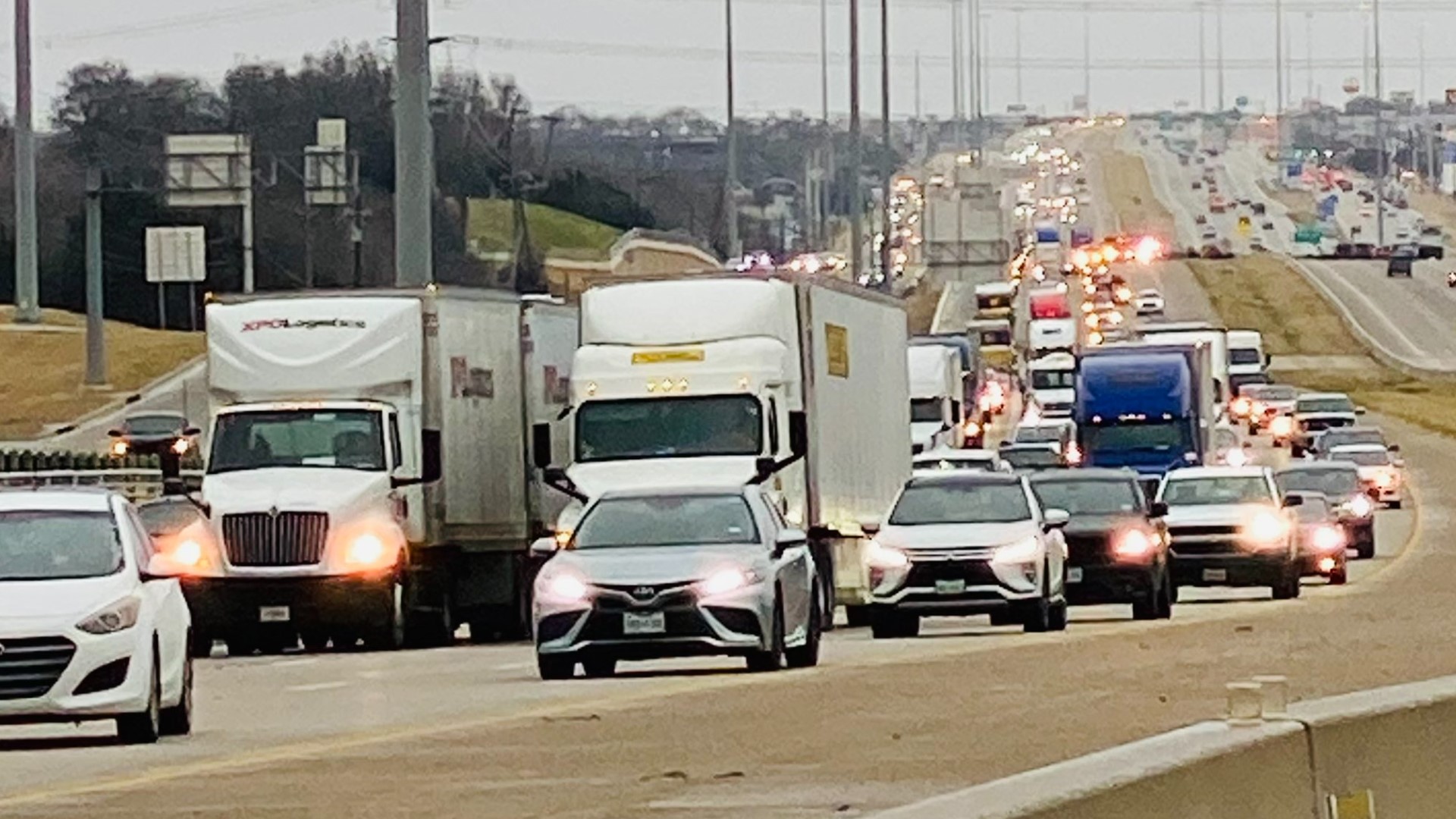 DFW road conditions: Sleet, ice cause several major crashes | wfaa.com