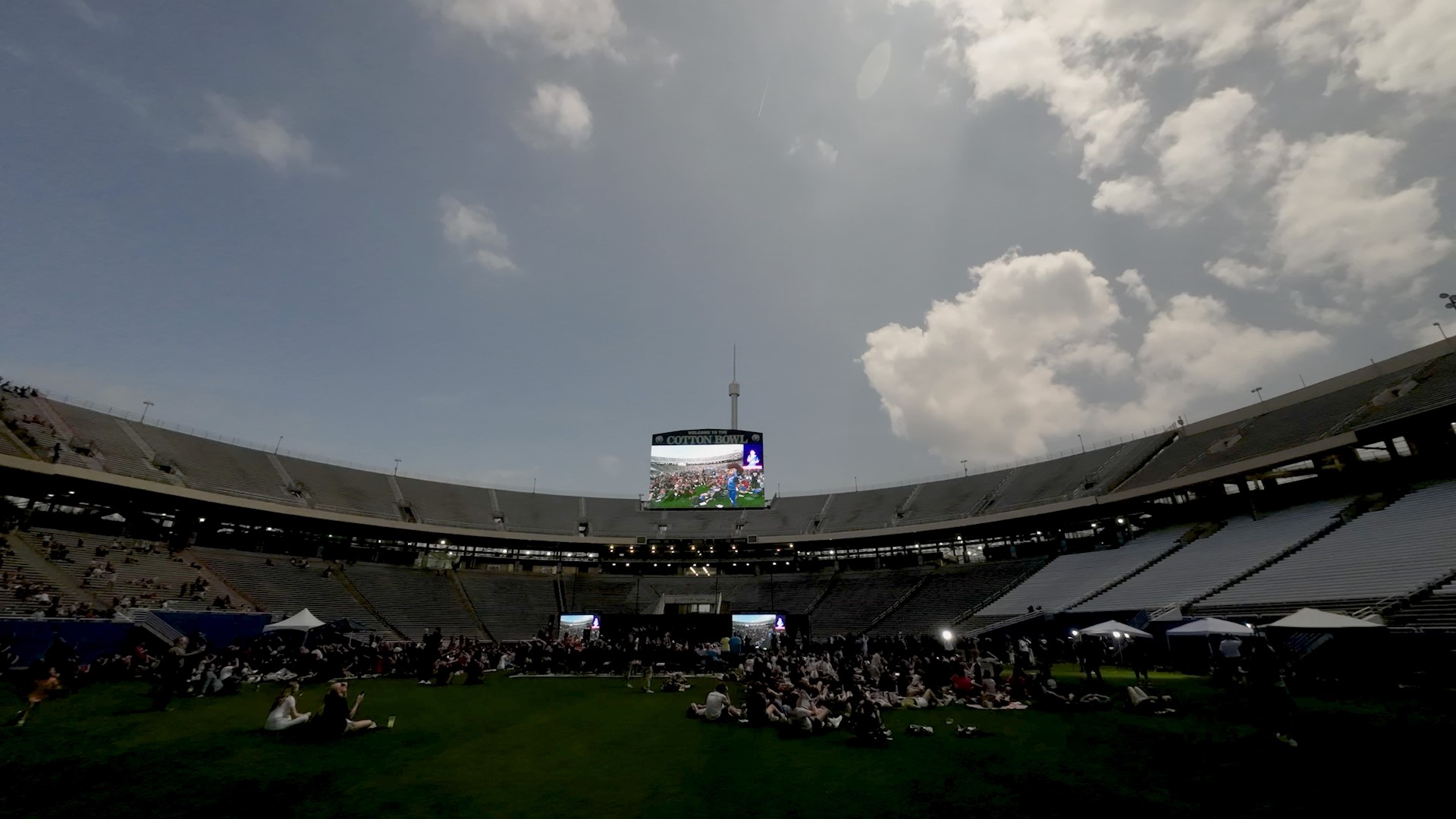 TIMELAPSE: Watch as total solar eclipse comes through Fair Park in ...
