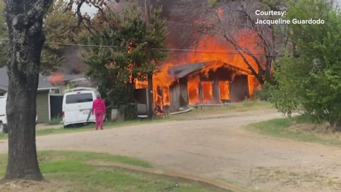 Homes damaged in fire in Denton County in North Texas | wfaa.com