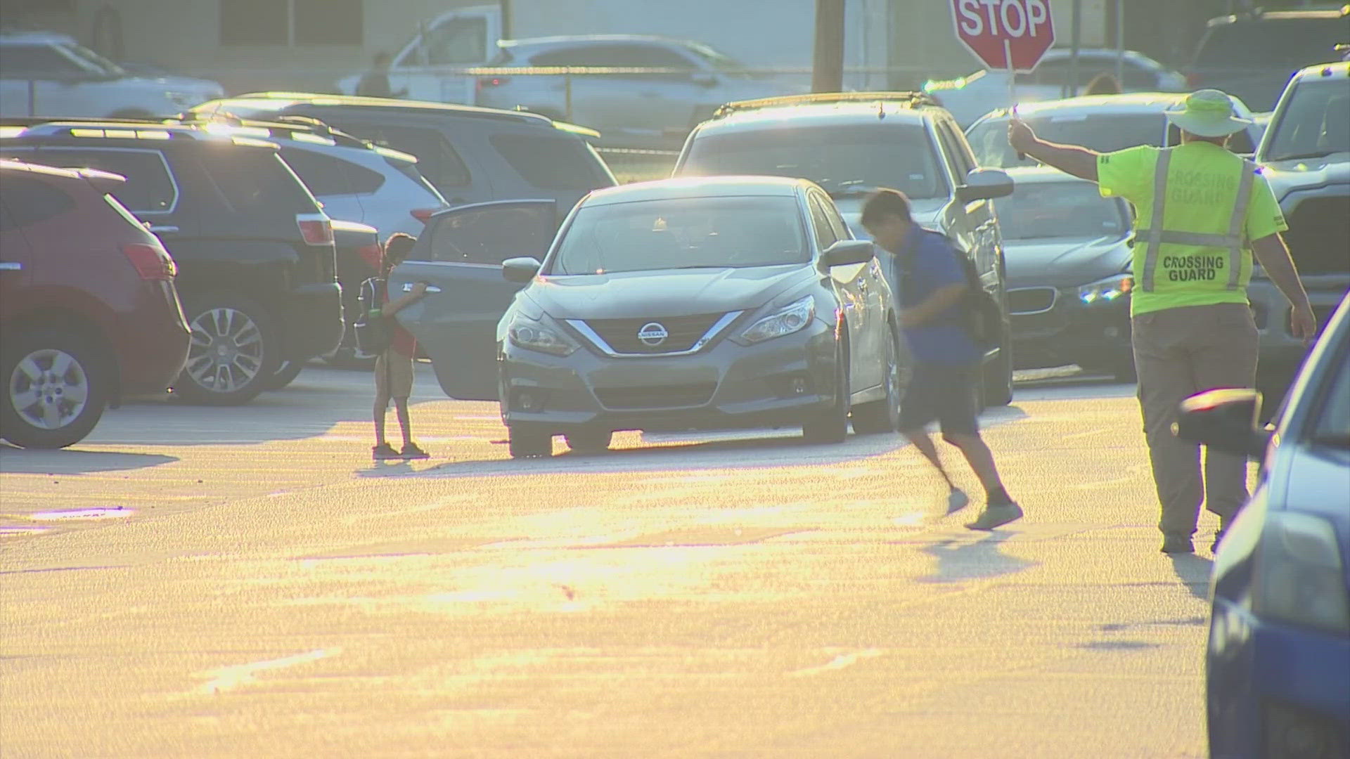 Irving ISD makes changes to pick-up and drop-off traffic flow for student safety | wfaa.com