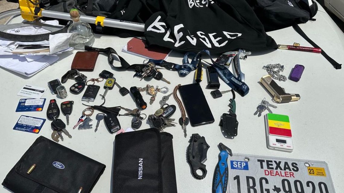 Lake Worth police find 16 key fobs in stolen car | wfaa.com