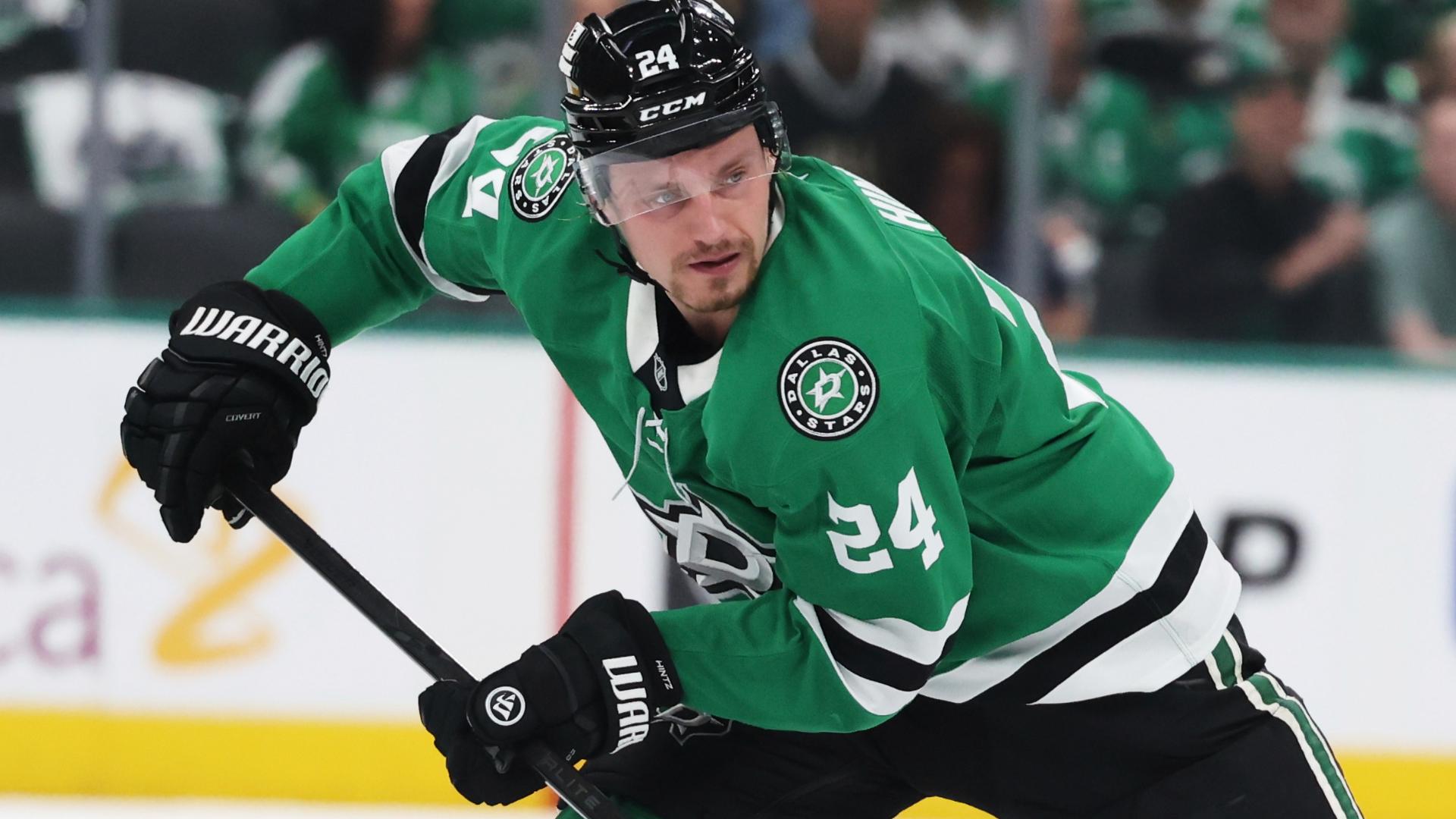 Roope Hintz injured from slash in Game 2 vs. Oilers | wfaa.com