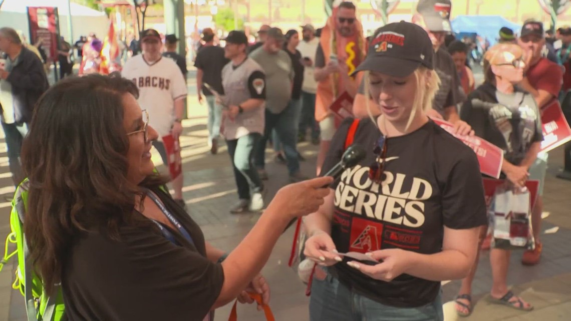 WFAA's Rebecca Lopez plays trick-or-treat with Rangers, Diamondbacks ...