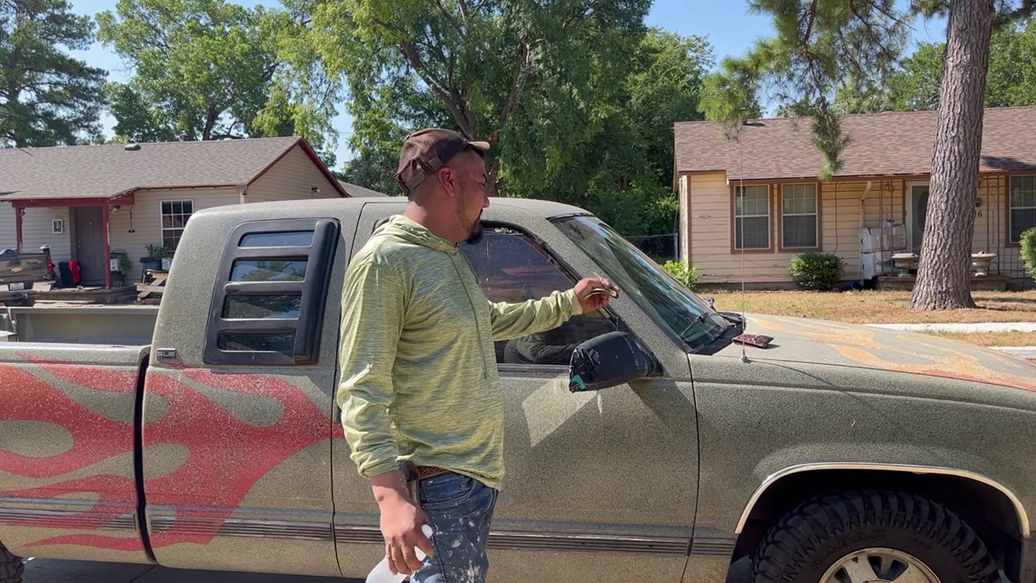 Fort Worth, Texas: Money flying across N. Beach Street | wfaa.com