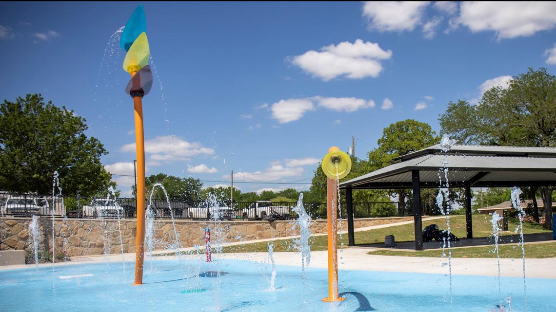 Mansfield splash pad closed due to bees | wfaa.com