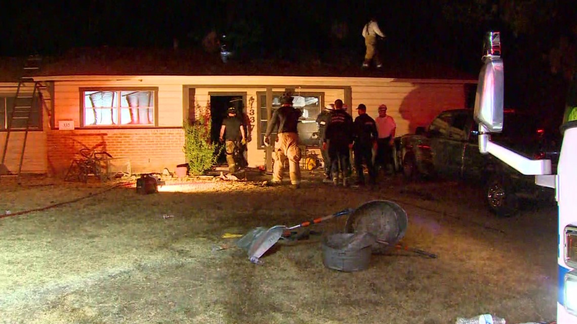 Fort Worth, Texas house fire on Wayne Street: 2 injured | wfaa.com