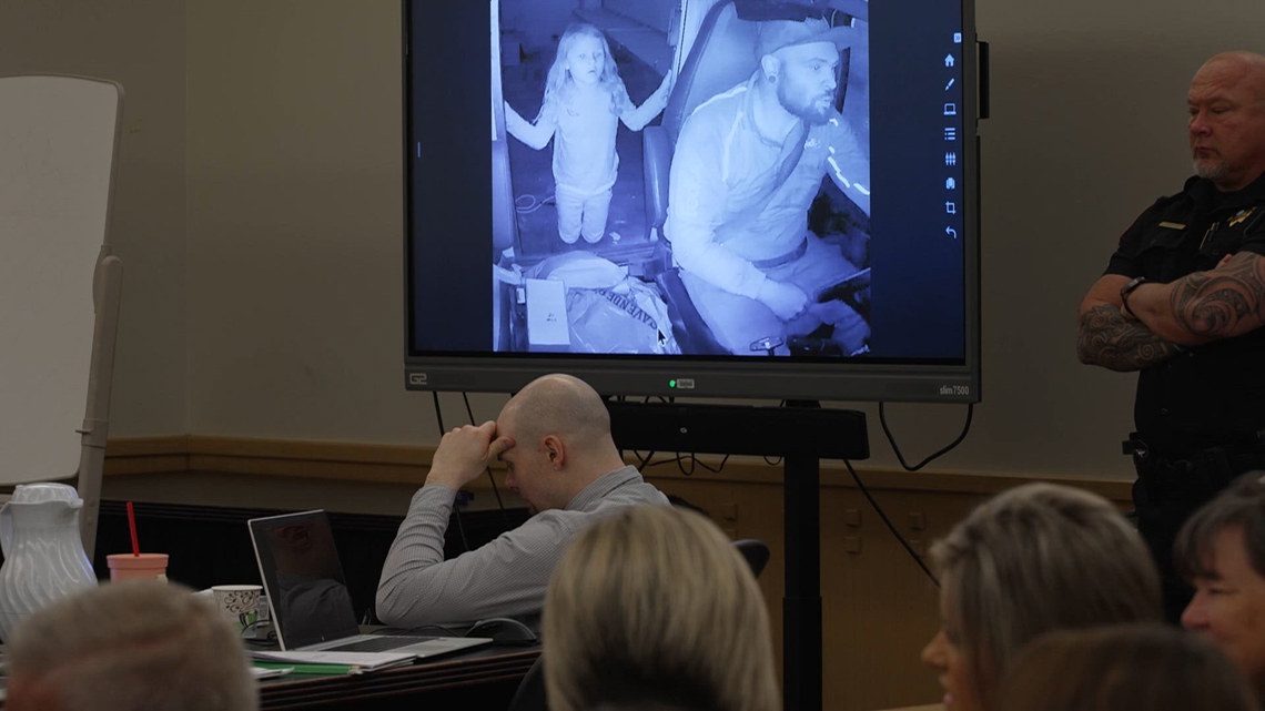 “THE SMILE OF THE BOY… AND THE TRUTH BEHIND IT LEFT THE COURT SILENT ...