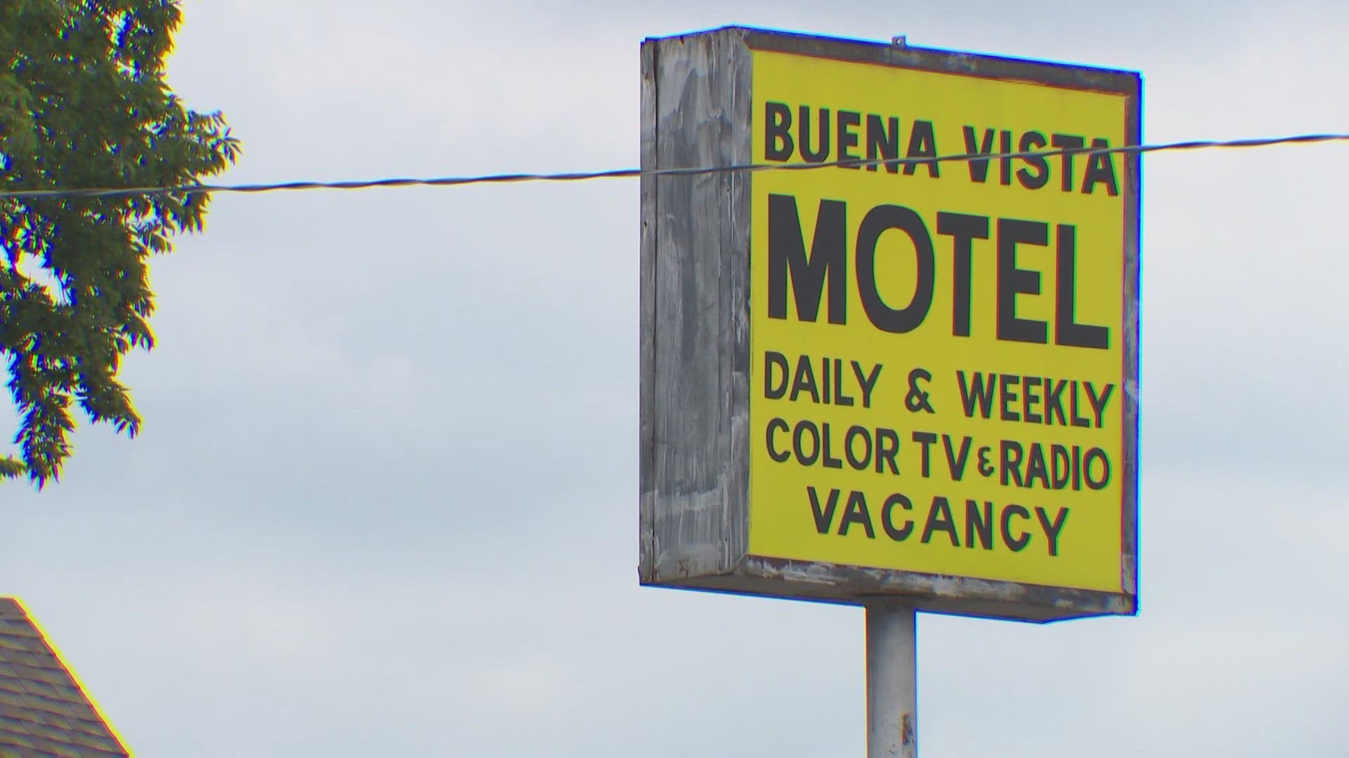 Irving standoff: Armed suspect fired at SWAT officials, police say ...