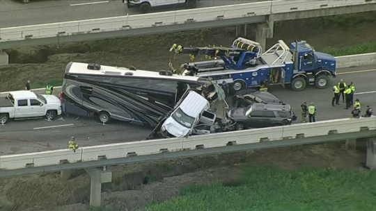 Deadly I-35 West accident in Argyle halts northbound traffic | wfaa.com